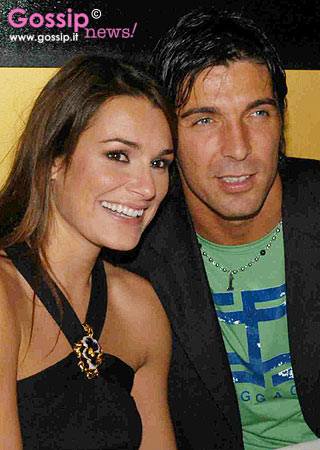 Gigi Buffon e Alena Seredova festeggiano i due anni della 'Baggage ...