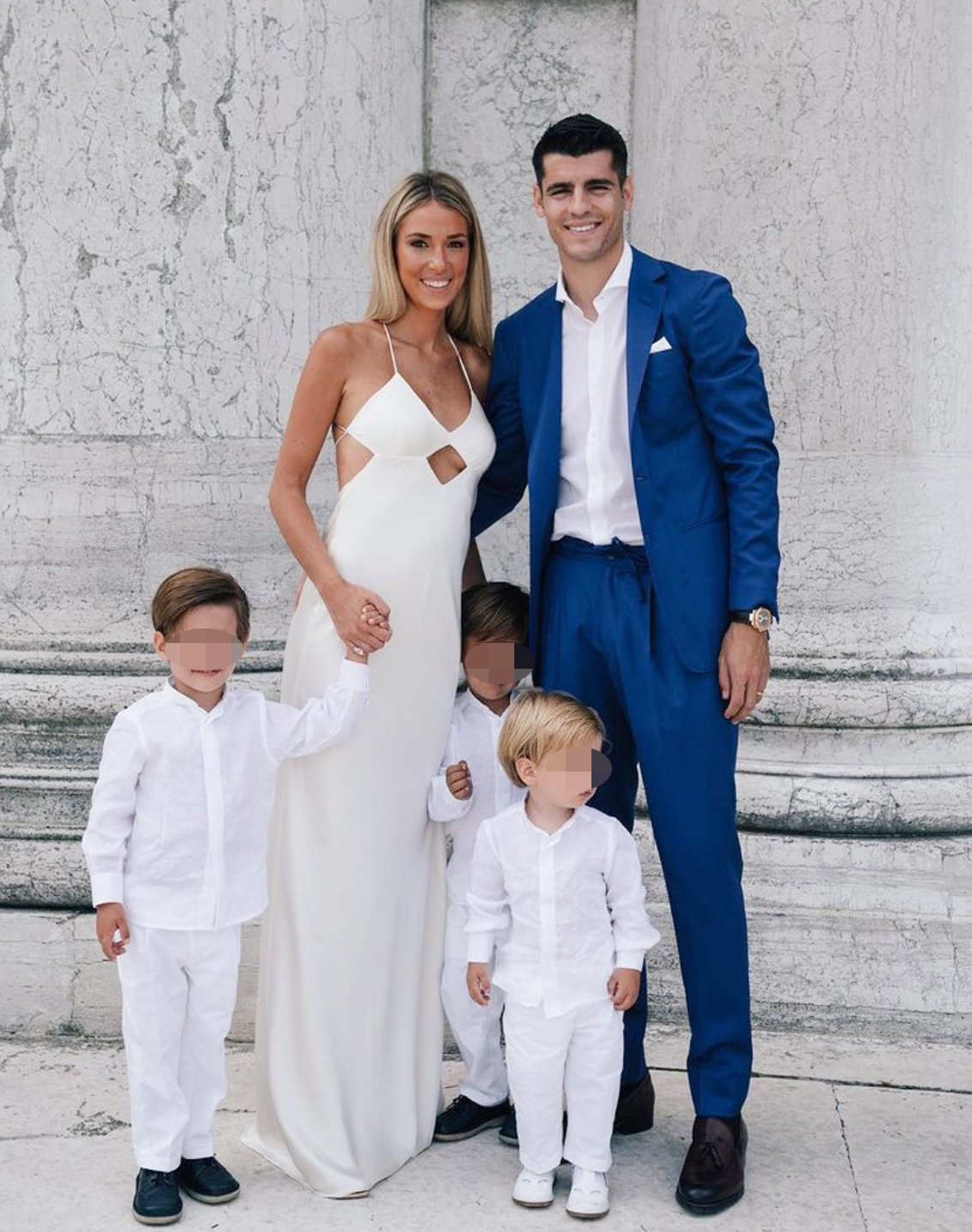 Alice Campello e Alvaro Morata hanno battezzato i tre figli insieme ...