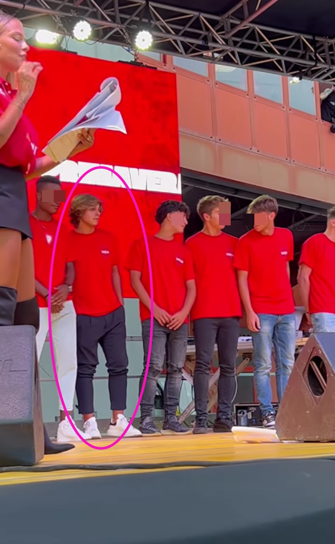 Davide Bonolis, figlio di Paolo e Sonia Bruganelli, giocherà nella ...