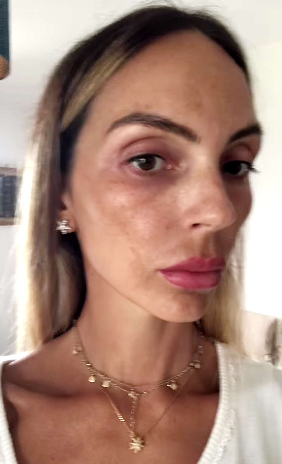 Sarah Nile irriconoscibile, mostra gli effetti della PMA per rimanere ...