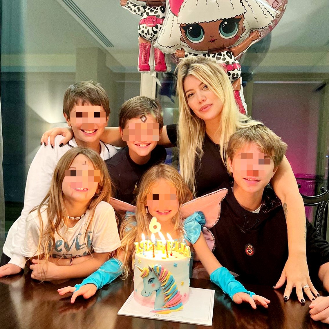 Dopo le pesanti accuse reciproche, gli ex coniugi Wanda Nara e Mauro Icardi si rivedono per il ...