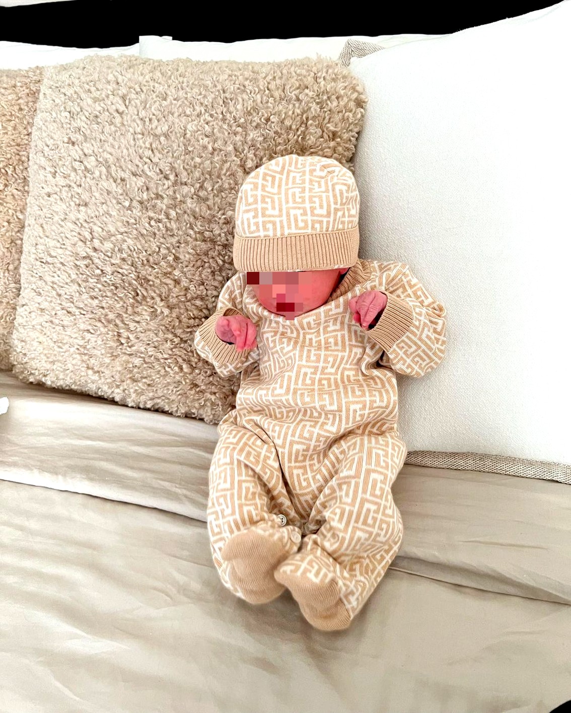 Il figlio di Chiara Nasti a una sola settimana di vita è già ...