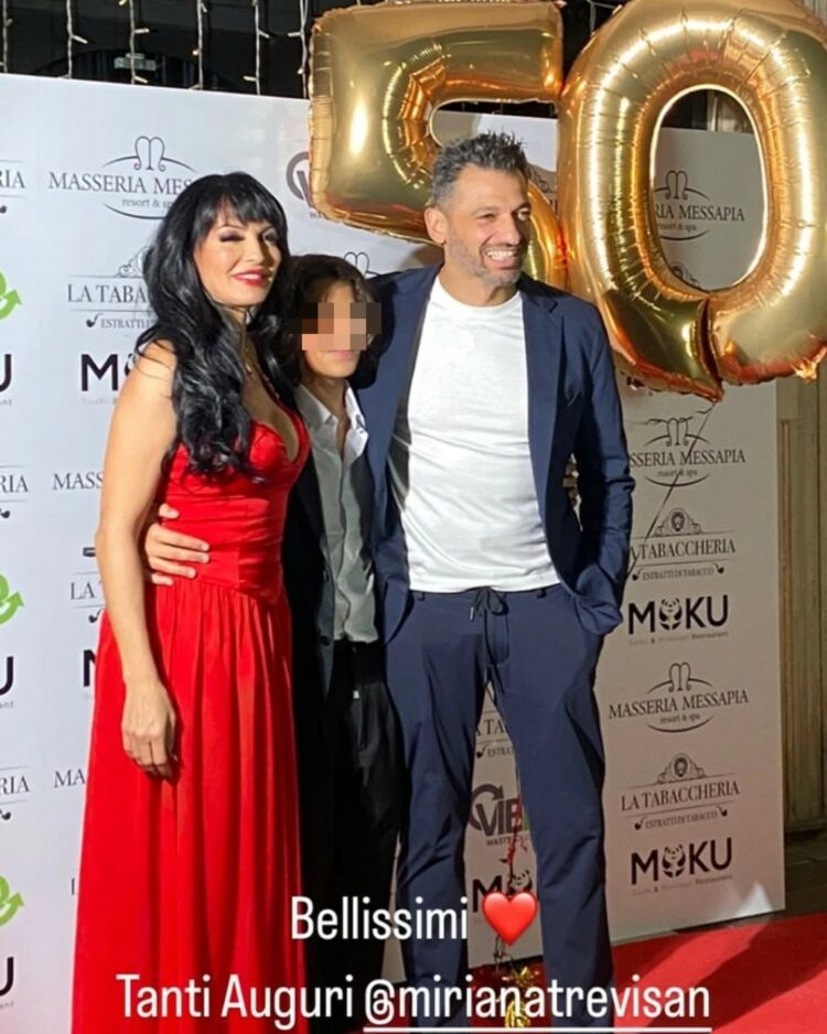 Miriana Trevisan compie 50 anni! Tutti gli amici vip al party di compleanno: le foto - Gossip.it ...