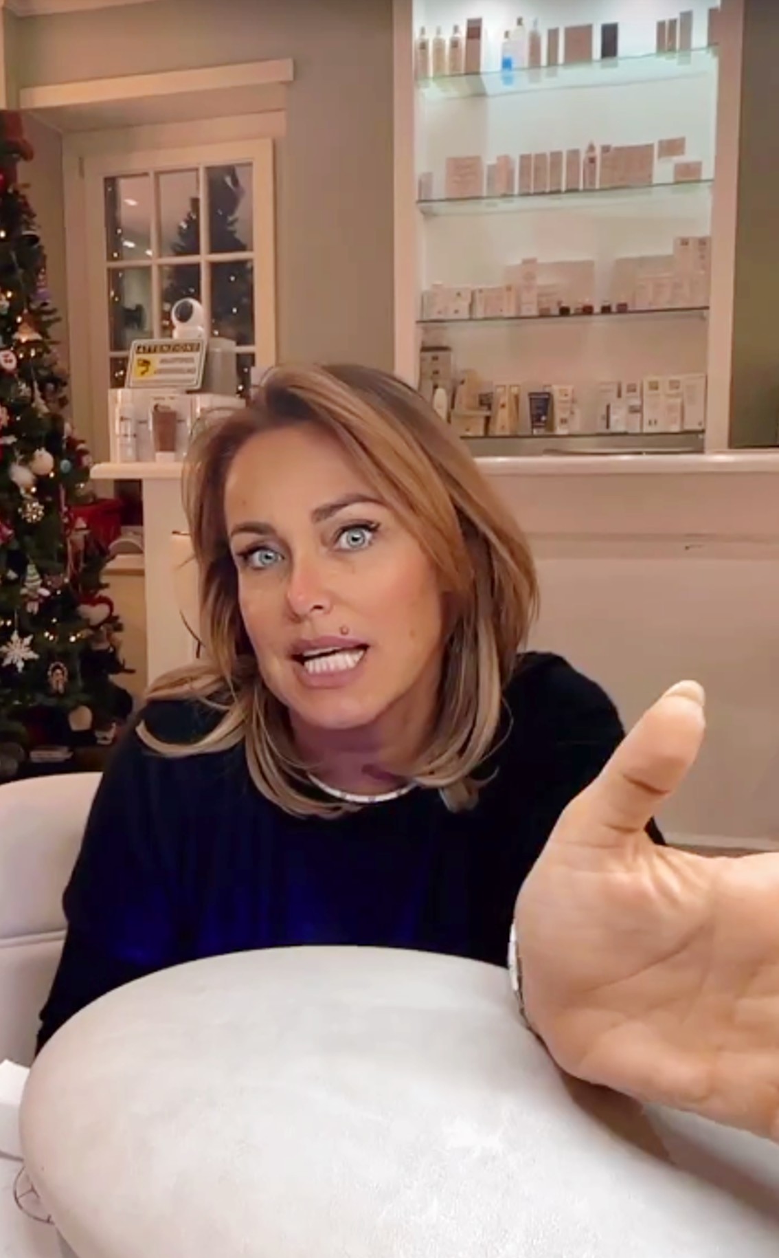 ''Mi rappresenta appieno'': guarda la palla di Natale di Sonia ...