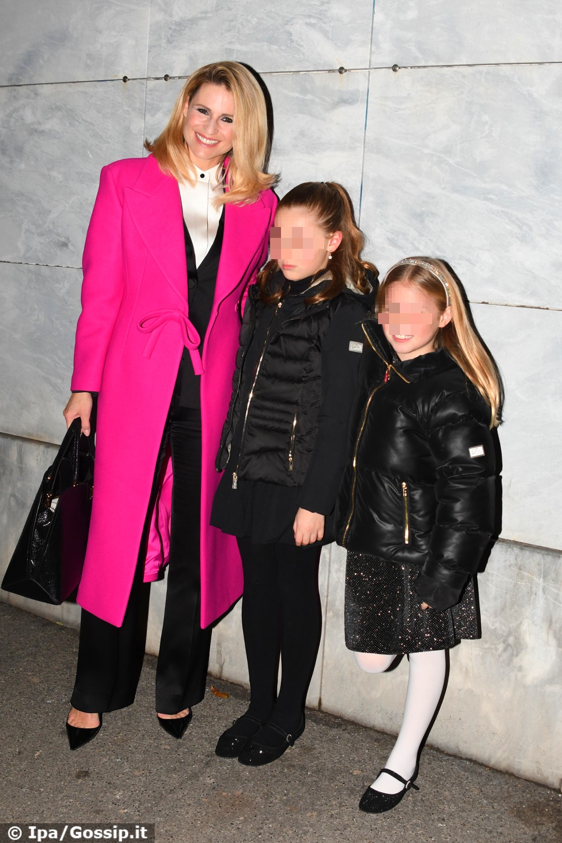 Il mega party per i 46 anni di Michelle Hunziker a tema 007: da Ilary ...