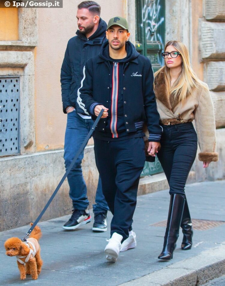 Chiara Nasti, mamma da 3 mesi, si concede un romantico giro in centro a ...